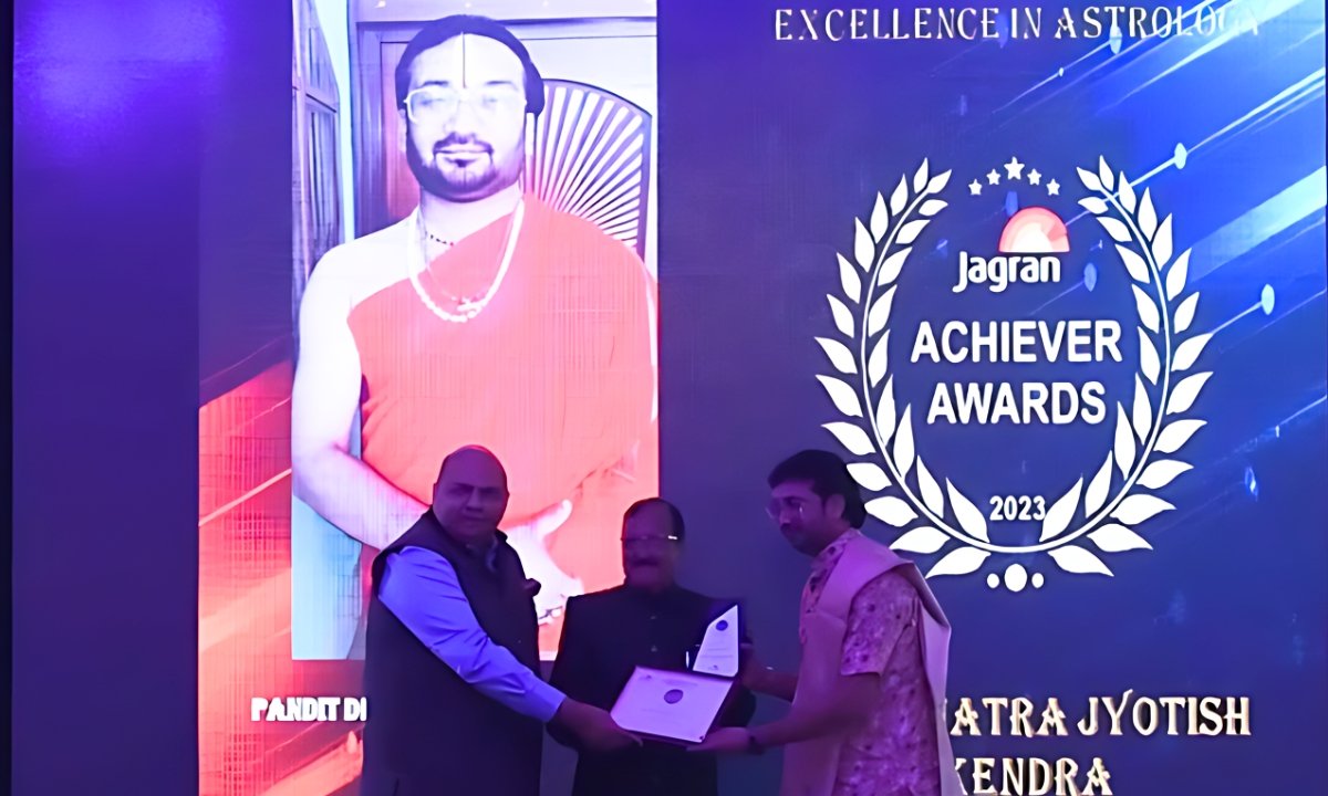 Pandit Dhananjay Kumar Pandey, Nakshatra Jyotish Kendra | Excellence in Astrology | JAA 2023 ...