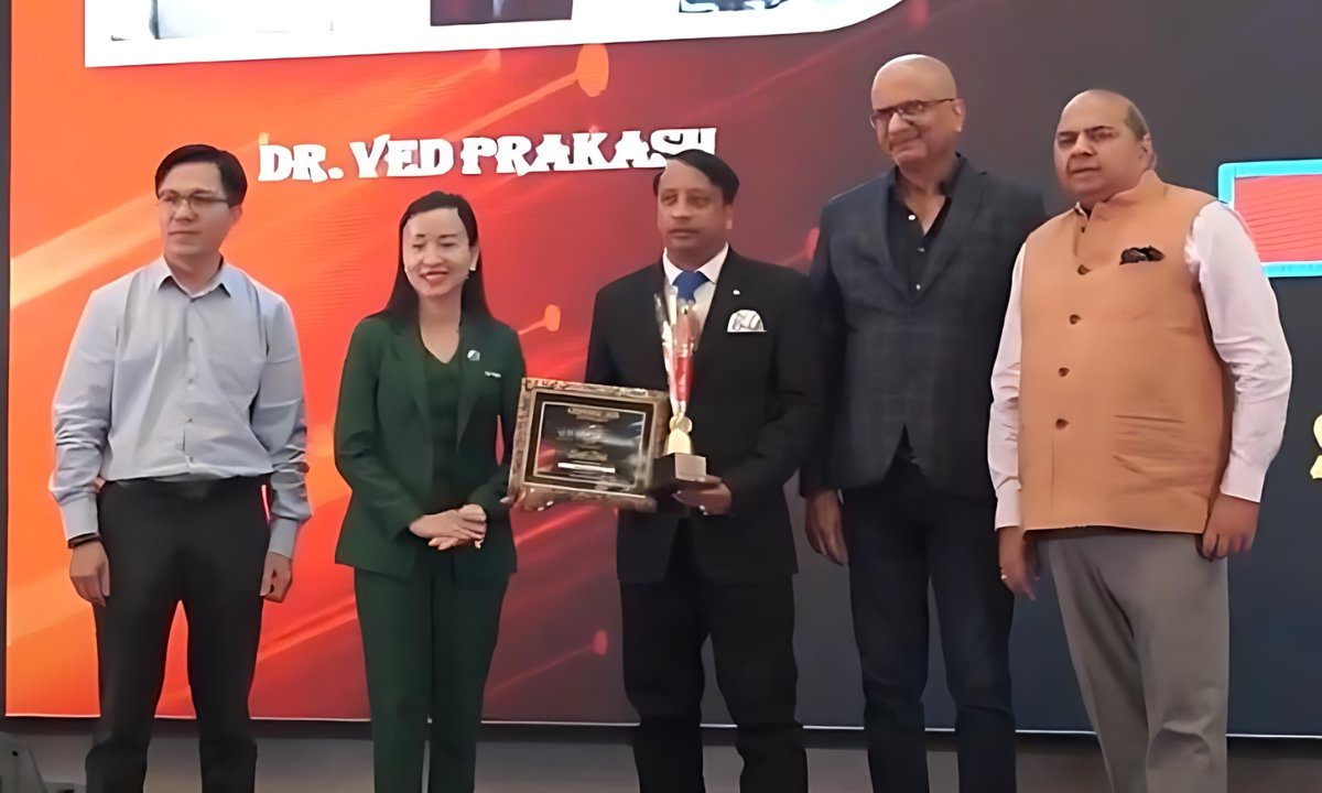 Dr. Ved Prakash, Singh Clinic, Bareilly | Excellence in Health Care - Jagran Achiever Awards